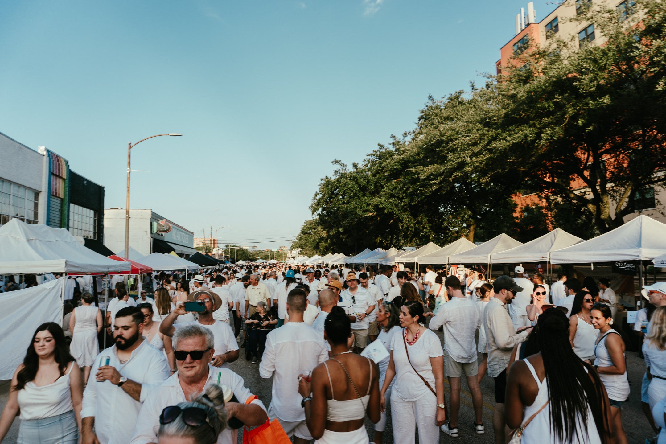 White Linen Night 2023 Photo Recap – Manready Mercantile